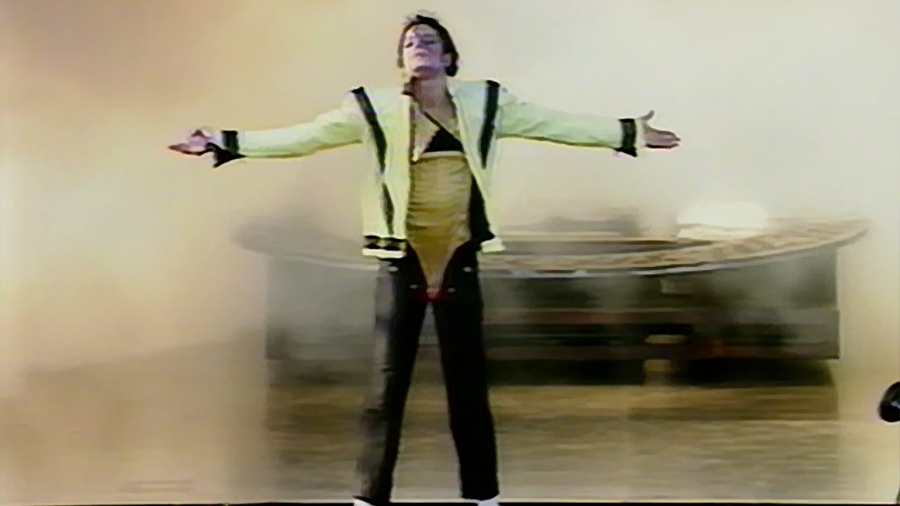 Michael Jackson - Thriller (Dangerous Tour In Oslo) (2018 Remastered ...