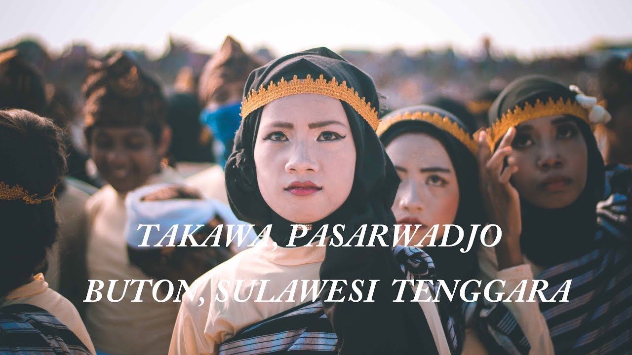 Tari kolosal 10000 penari Takawa, Buton - YouTube