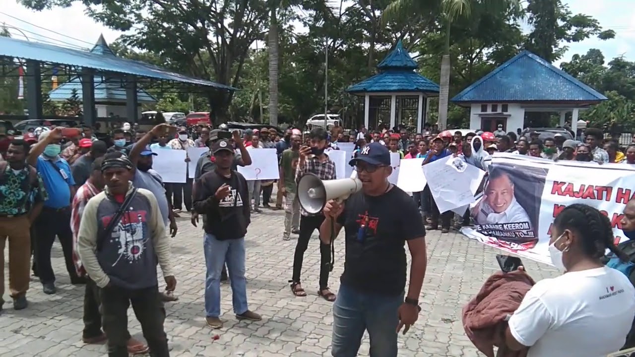 Aksi demo para koruptor di Kab. Keerom - YouTube