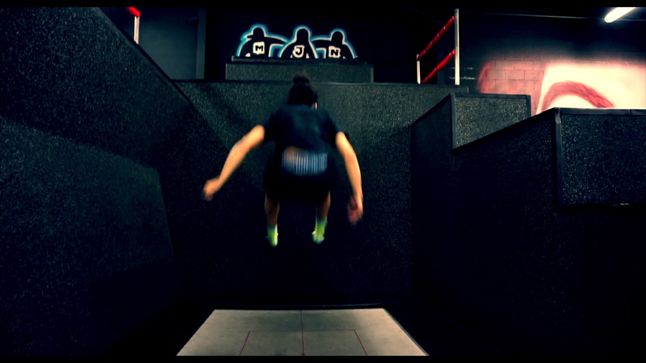 Cloud 9 Trampoline Park - YouTube