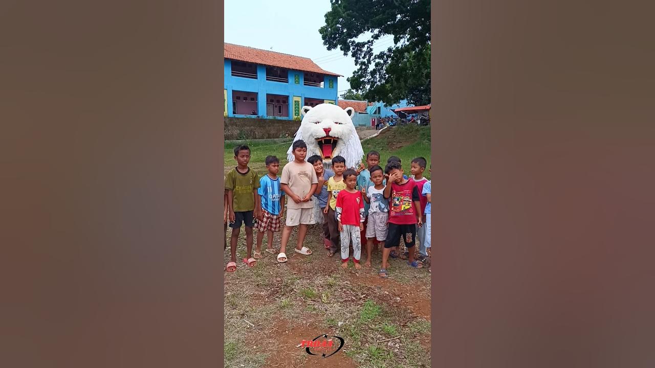 detik detik bocil ff dimakan can macanan waktu foto bareng - YouTube