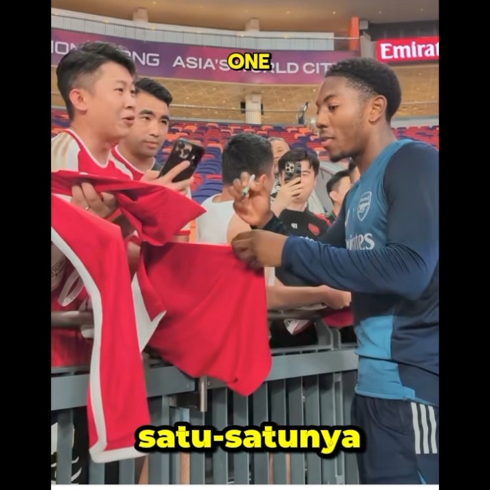The Arsenal Gunner For Life Celebration #short - YouTube