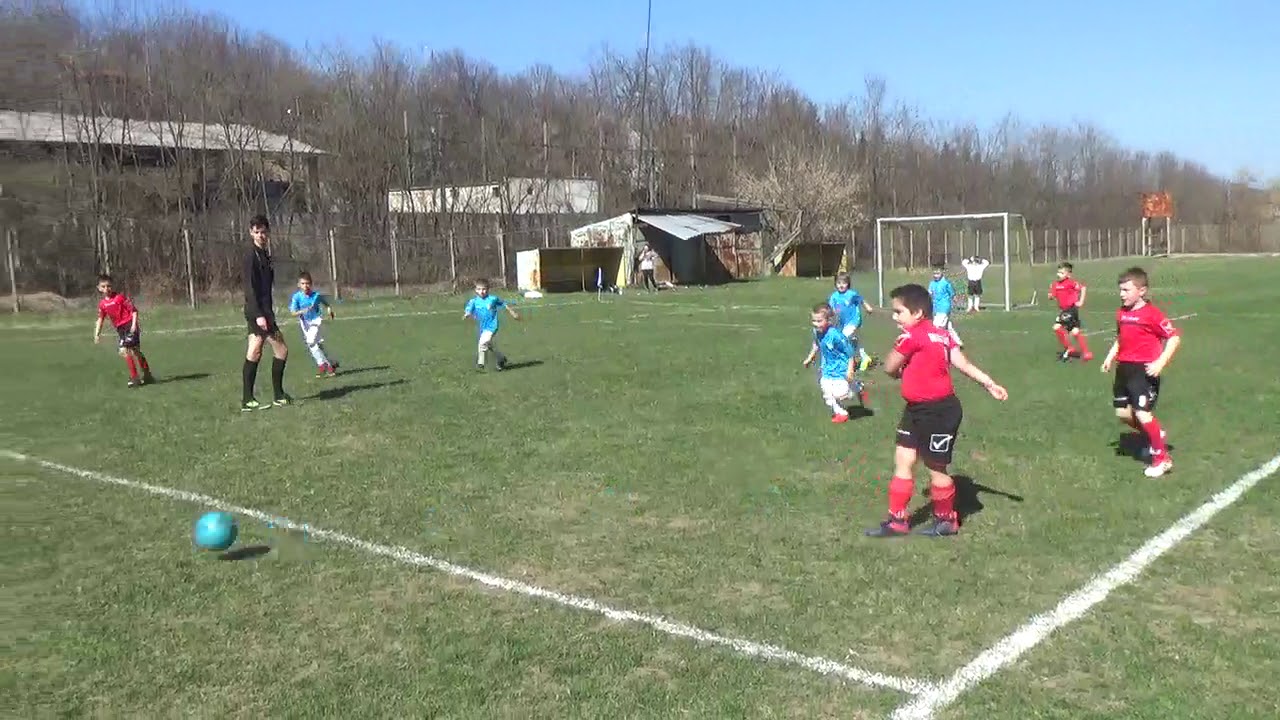 ACS Mundo Club Resita - CS Moldova Noua - repriza a I-a - YouTube