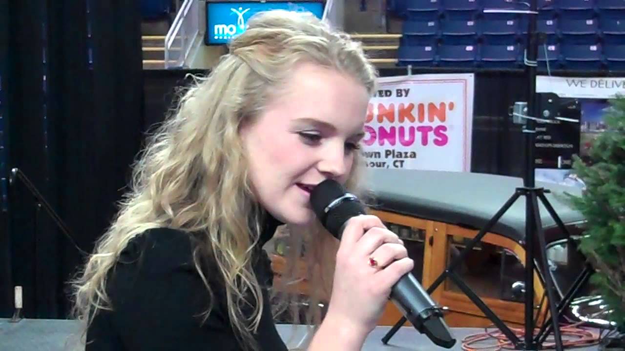 Chelsea Hebert - The Christmas Song - YouTube