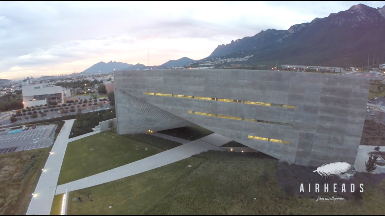 UDEM - Centro Roberto Garza Sada y Rectoría - YouTube