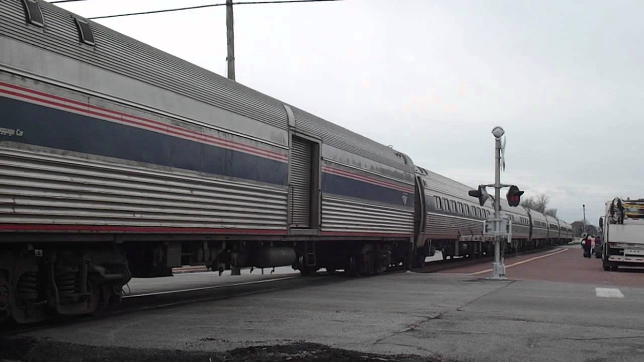 Amtrak 90 arrives Dillon SC Jan 1, 2014 - YouTube