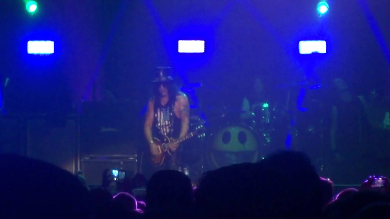 SLASH - Rocket Queen + guitar solo live at glasgow sse hydro december ...