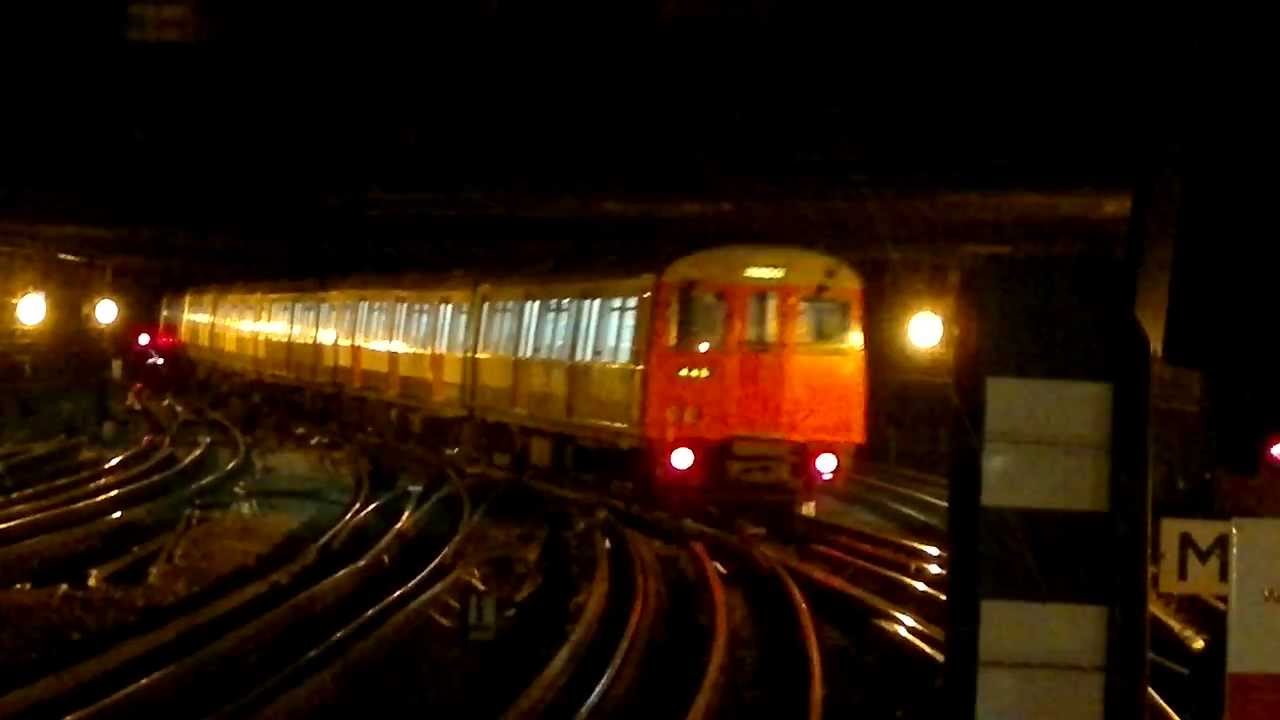Metropolitan Line A stock departing Baker Street - YouTube