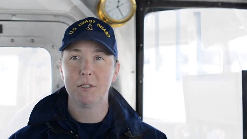 Coast Guard Cutter Cleat Breaking Ice in Maryland - YouTube