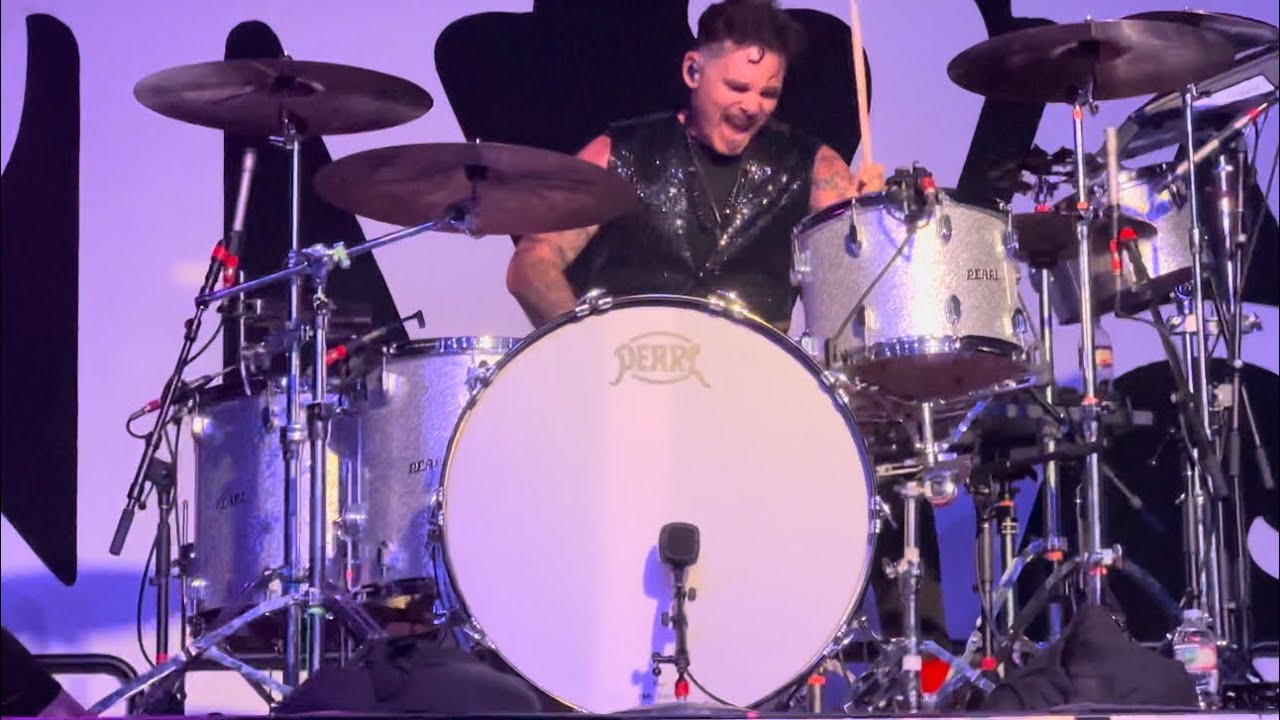 Michael Miley - Rival Sons - Drum Solo - live 5/12/2023 - YouTube