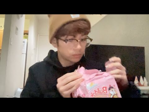 im sad so i watched the aot finale and made spicy noodles - YouTube