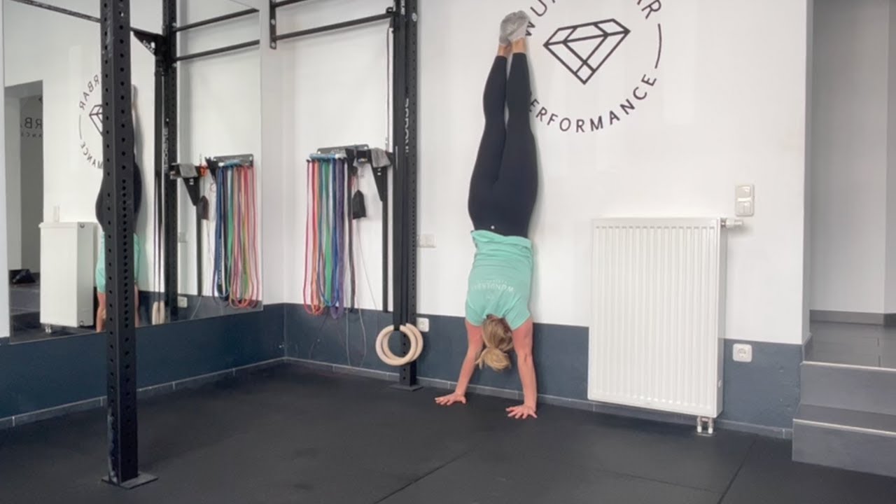Wall Facing Handstand Hold - YouTube