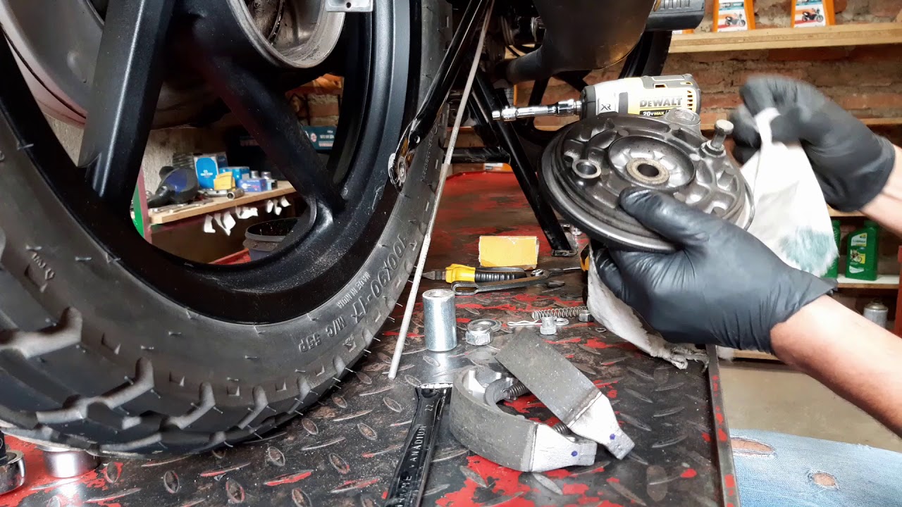 mantenimiento balata tracera - YouTube