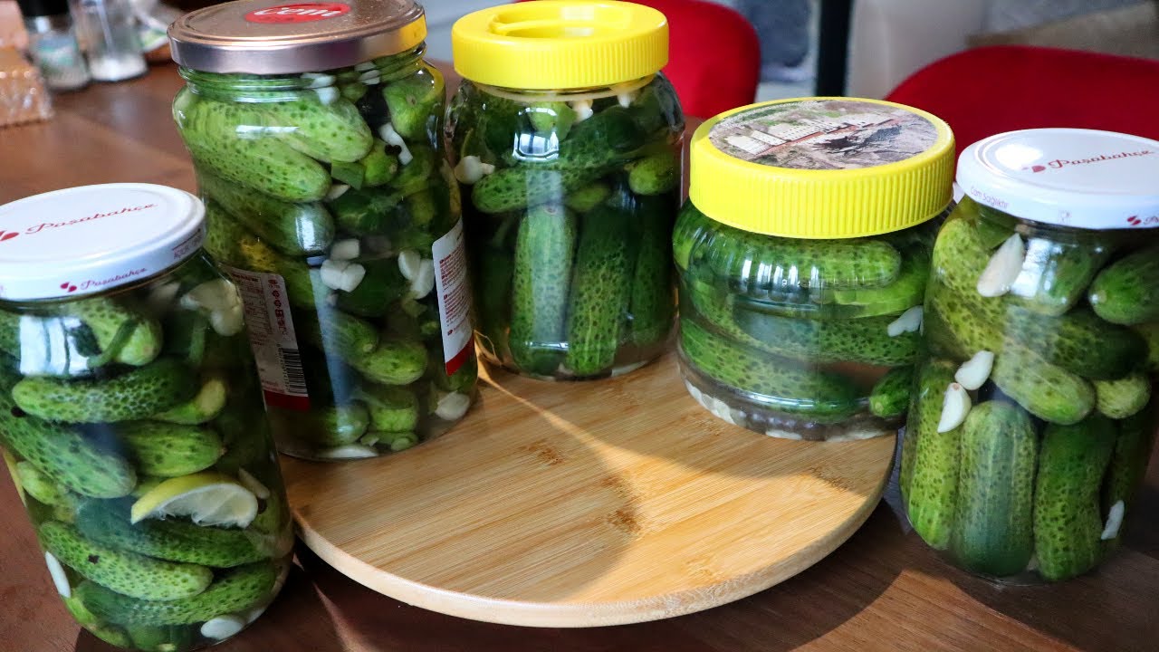 Uje te ftohte, uthull e kripe, kaq e thjesht eshte te besh turshi ...