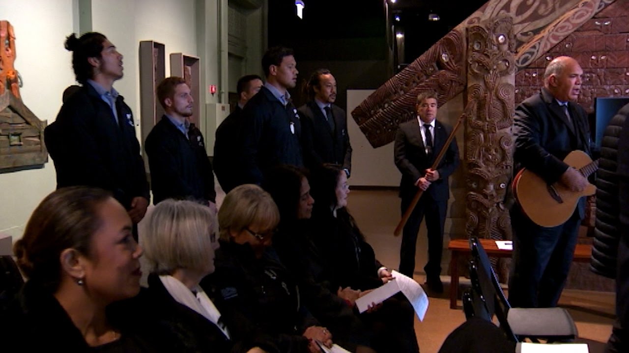 Maori All Blacks welcomed by Ruatepupuke whanau - YouTube