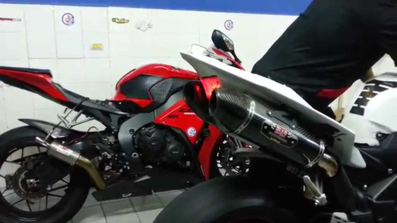 R1 with Yoshimura R-77 - YouTube