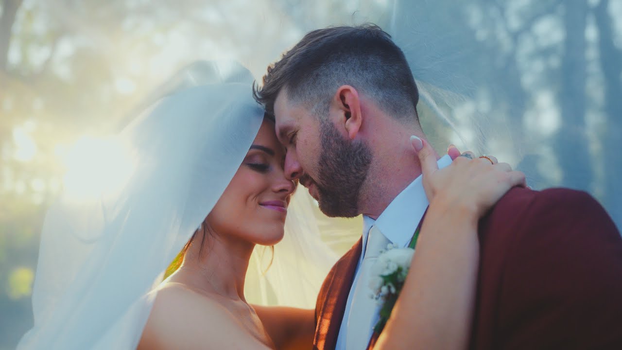 Hannah + Connor [WEDDING TRAILER] - YouTube