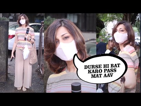 Sonali Bendre  Spotted At Juhu Near Mumbai | Sonali Shouts On Photographer And Ask Them To Stay Away
