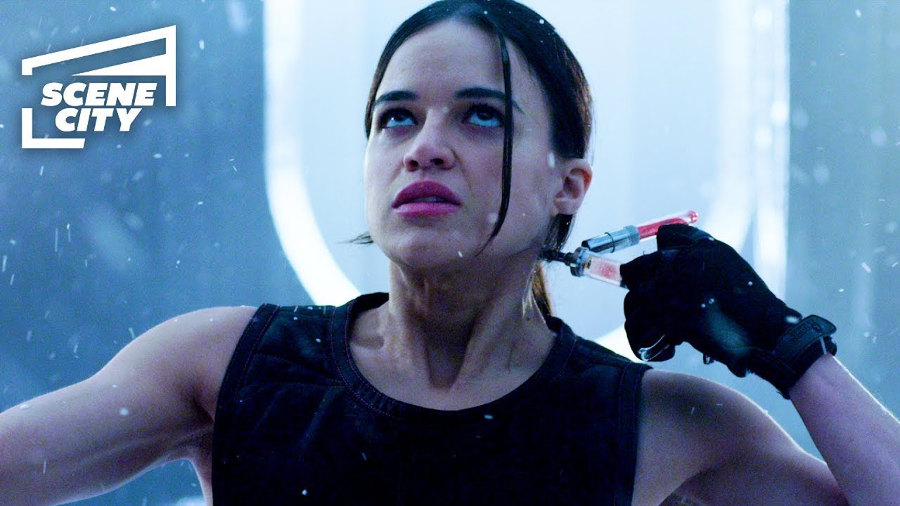 Resident Evil Retribution: Jill vs. Alice Fight Scene (HD) - YouTube