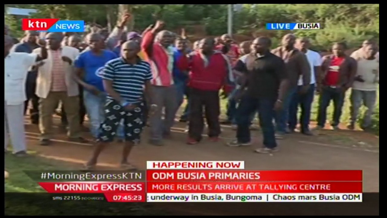 Protests in Busia over delay in announcement of results - YouTube
