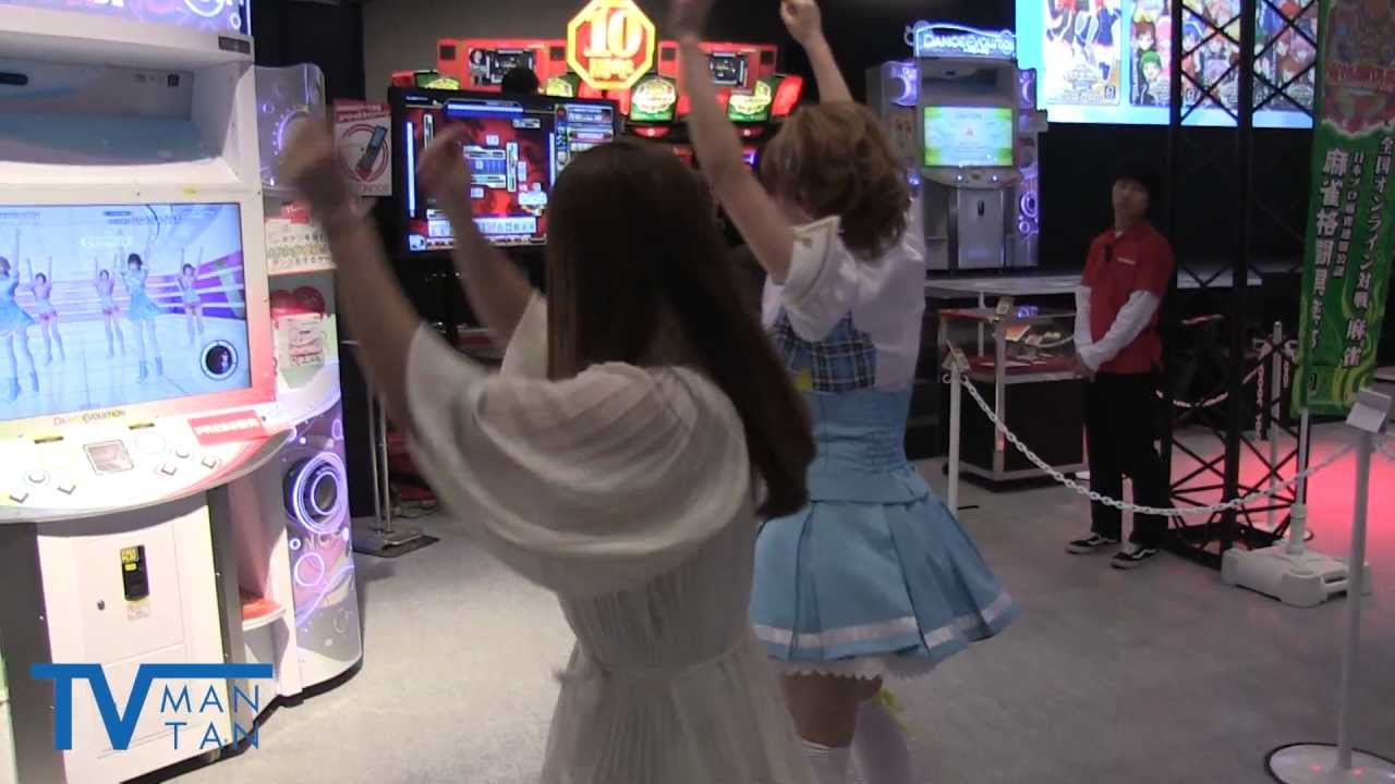 AOU 2012 アミューズメント・エキスポ Dance Evolution ARCADE - YouTube