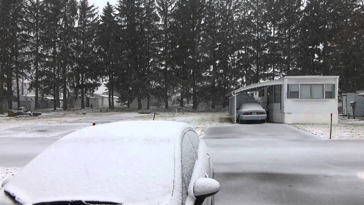 Snow in Chardon, Ohio - YouTube