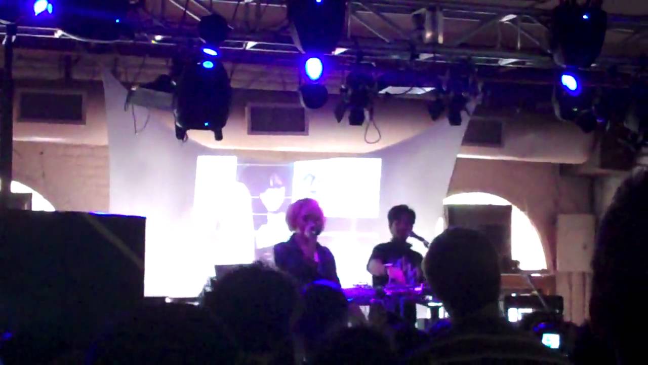 Uffie - Pop the Glock - YouTube