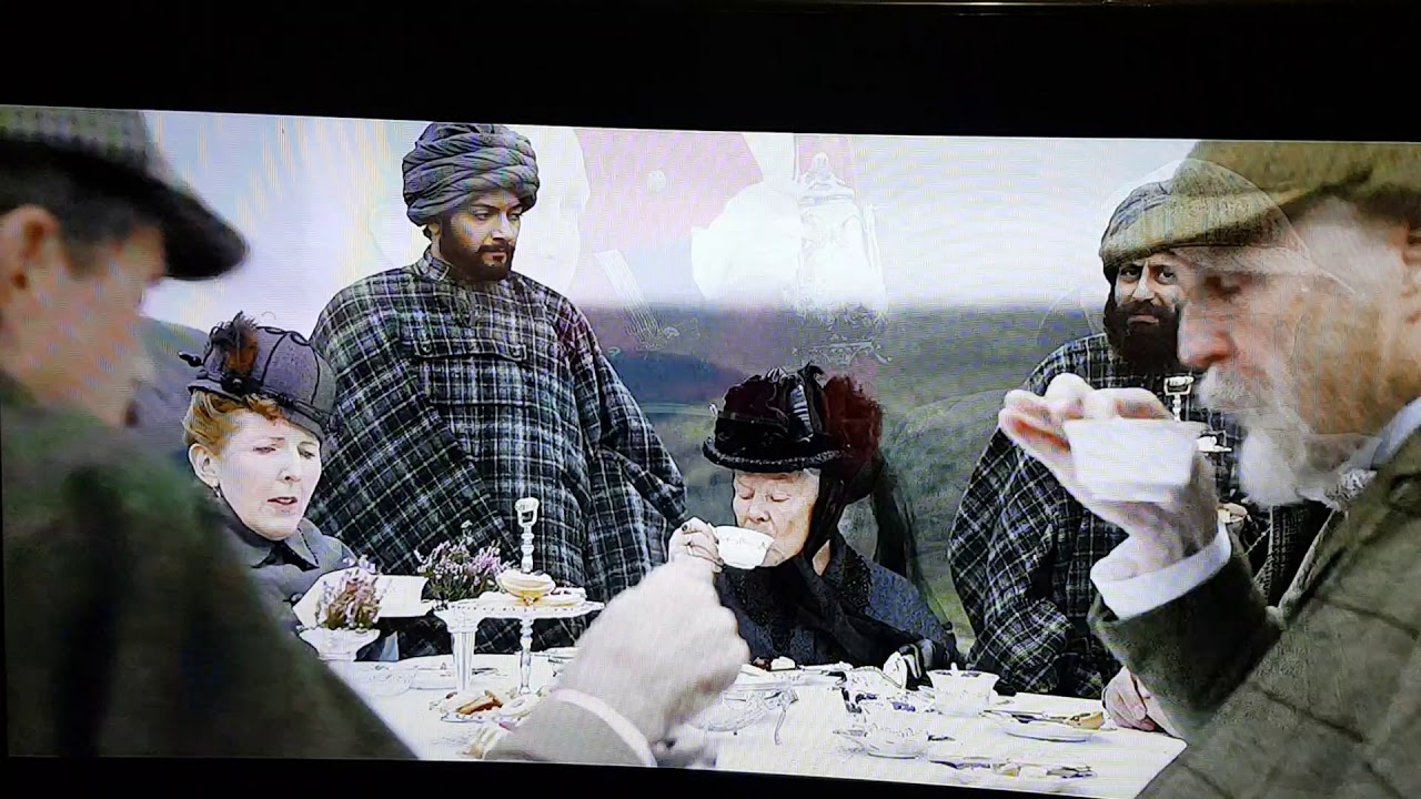 The Queen's Tea Time - YouTube