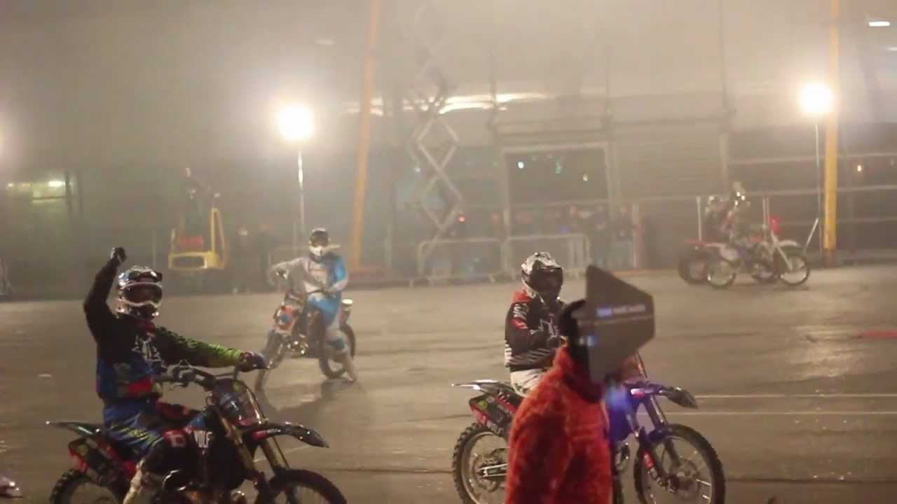 World Record for Most Simultaneous Backflips (Guinness World Record ...
