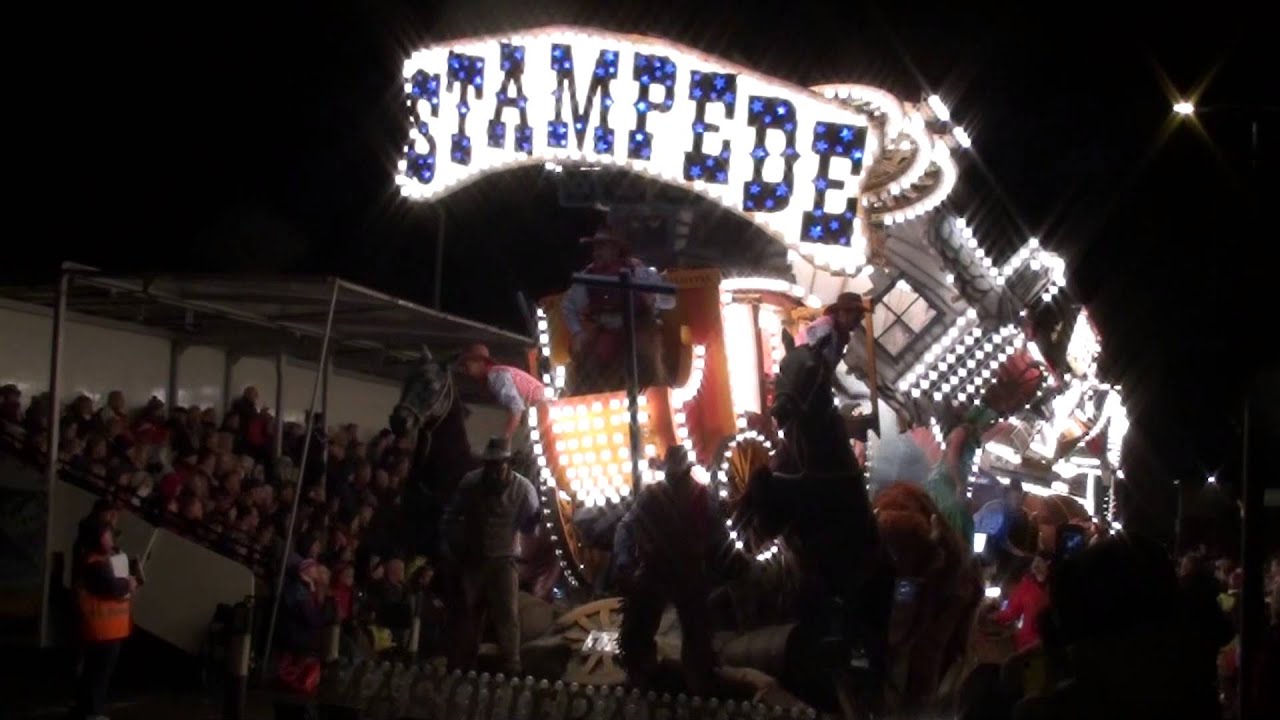 Masqueraders CC - Bridgwater Carnival 2013 - YouTube