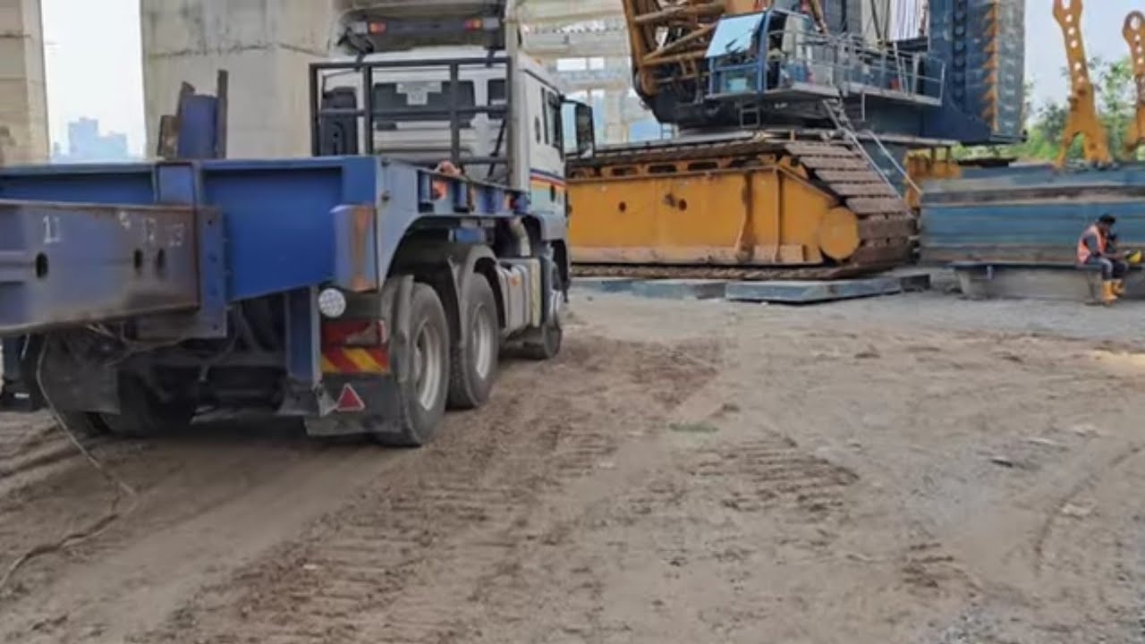 TEREX DEMAG CC6800-1 SARENS LAUNCHING BEAM - YouTube
