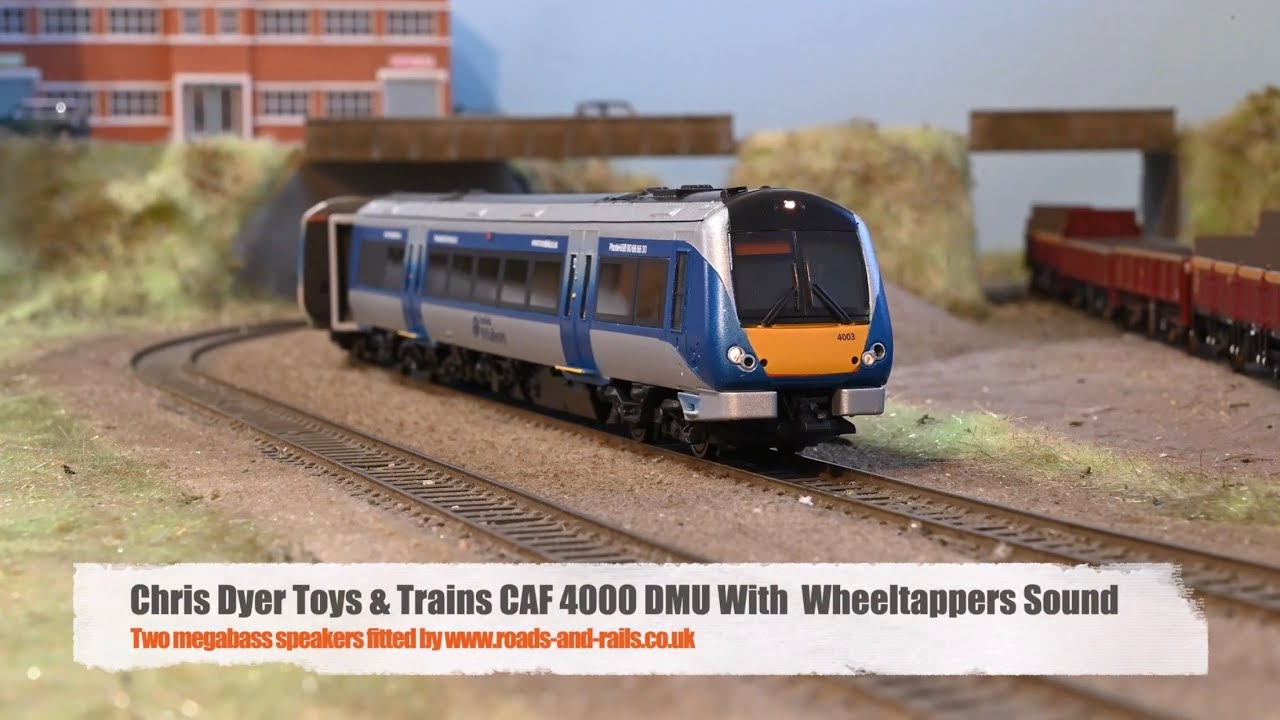 Northern Irish CAF 4000 DMU With DCC Sound - YouTube