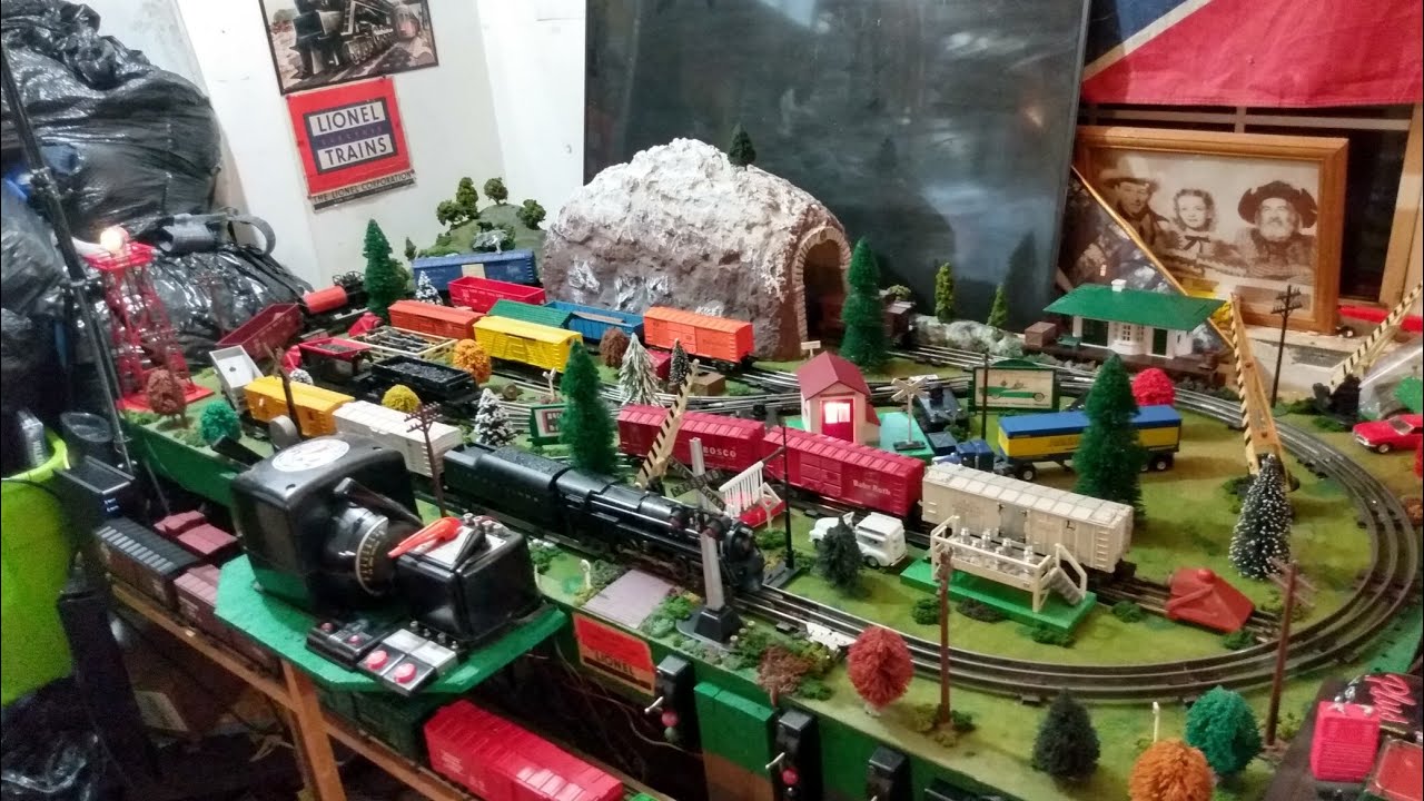 LIONEL Postwar Display Layout Running Session with a 681 Turbine! New ...