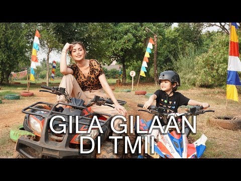 kerja bawa anak tapi tetap happy. Jedar HOT BUSY MOM.