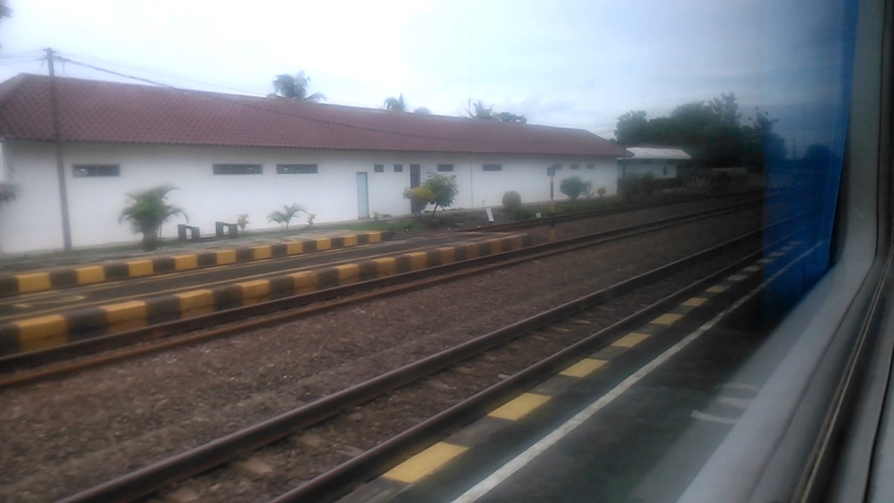 Memasuki Stasiun Jenar - YouTube