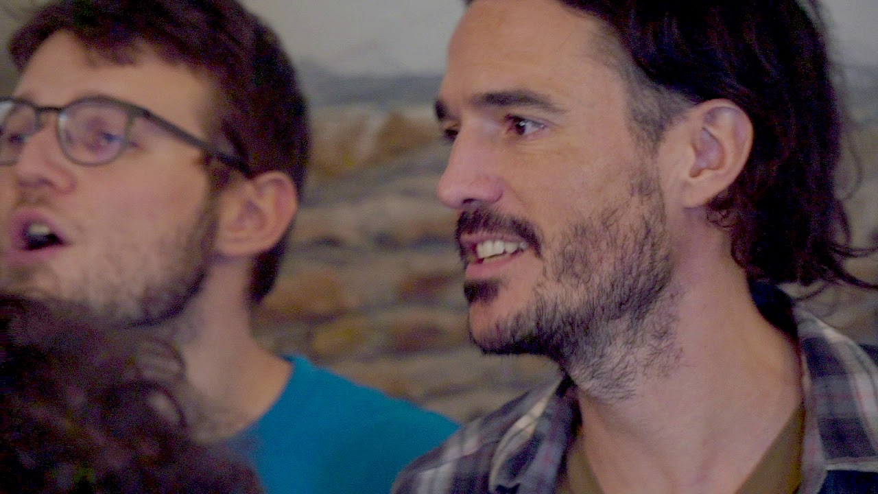 Circle Singing Roma from Italy sing RESOLUTION SONG 🇮🇹 - YouTube