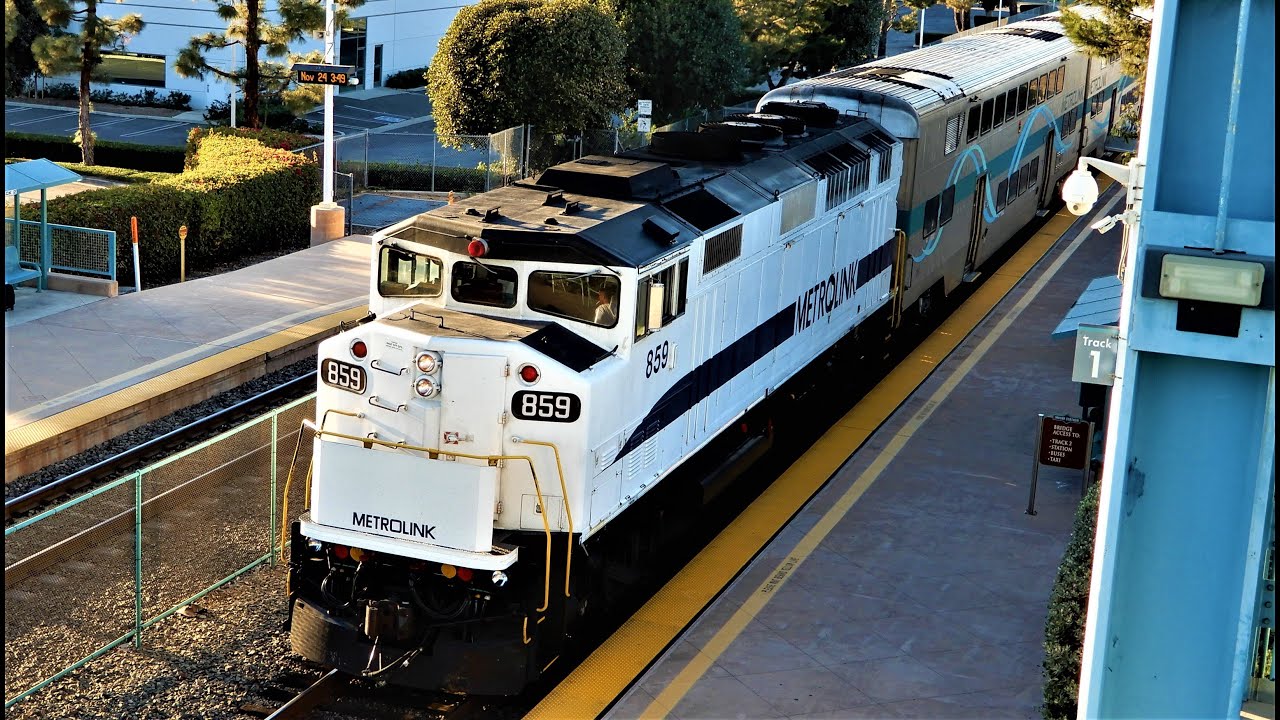 Metrolink EMD F59PH Locomotives SCAX 863 & SCAX 859 Arrivals & Departures - YouTube