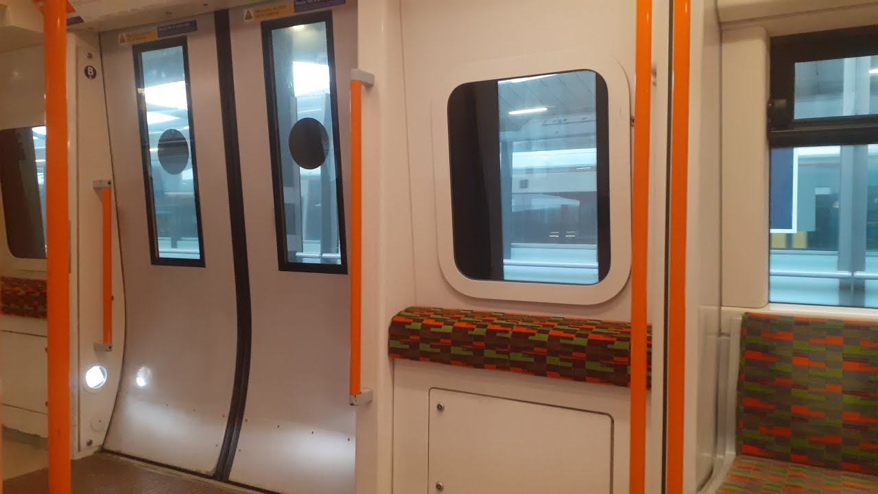London Overground - Class 378 - Carriage - (38343) - London Bridge ...