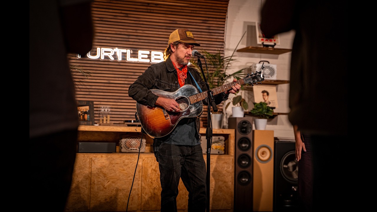 SUSTO | Turtlebox Audio | Box Sessions - YouTube