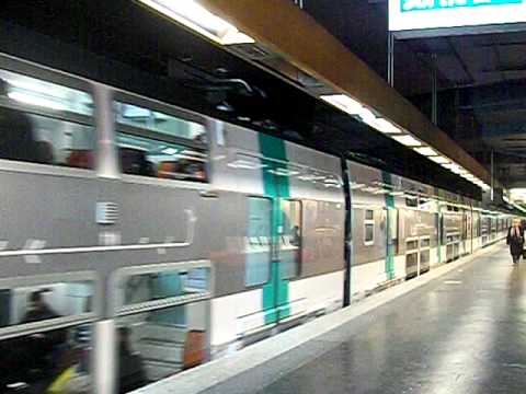 Le MI09, nouveau train du RER A au Val de Fontenay - YouTube