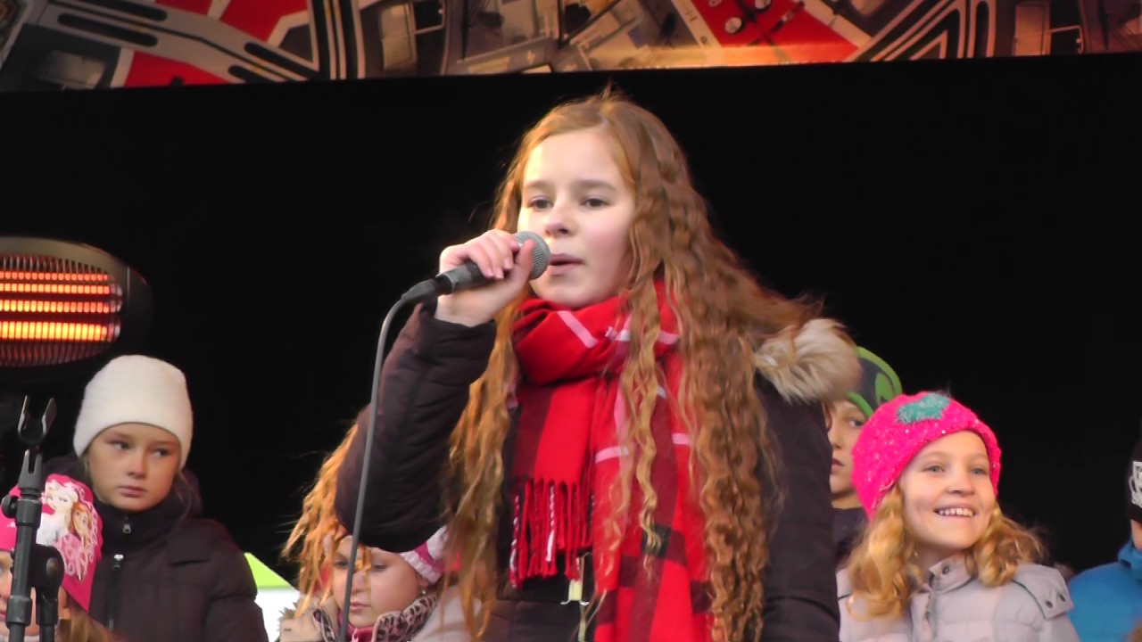 Anna Marie Pěchová - Where Are You Christmas - YouTube