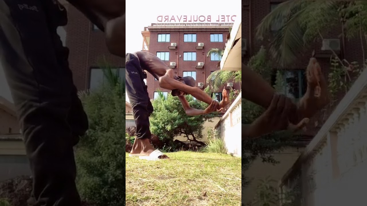 Guy Shows Amazing Contortion Skills While Twisting His Arm - 1181332 ...