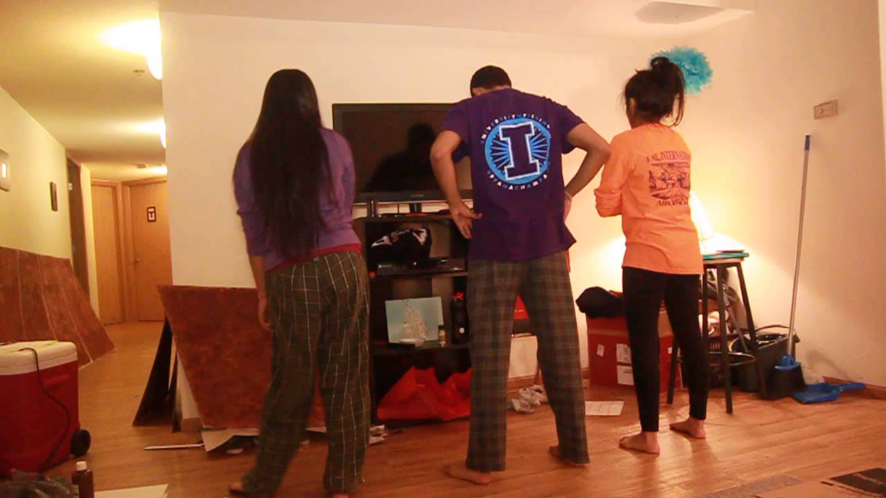 India Night 2013 Flash Mob Routine - YouTube