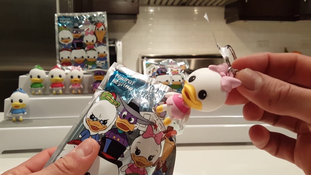 NEW DUCK TALES SERIES WOOHOO 🤓 BLIND BAG FIGURAL KEYRINGS!! - YouTube