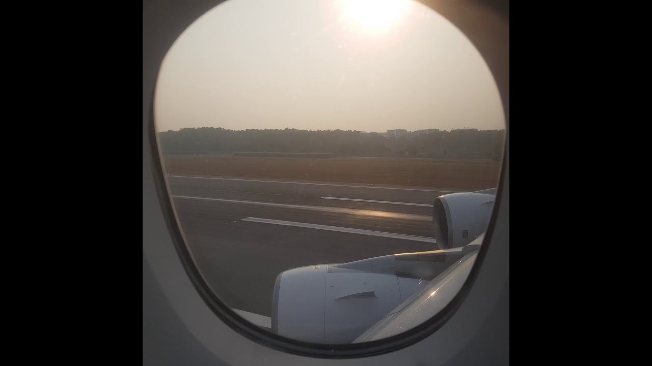 SUNSET Qantas Airbus A380-800 Landing in Singapore [HD] - YouTube