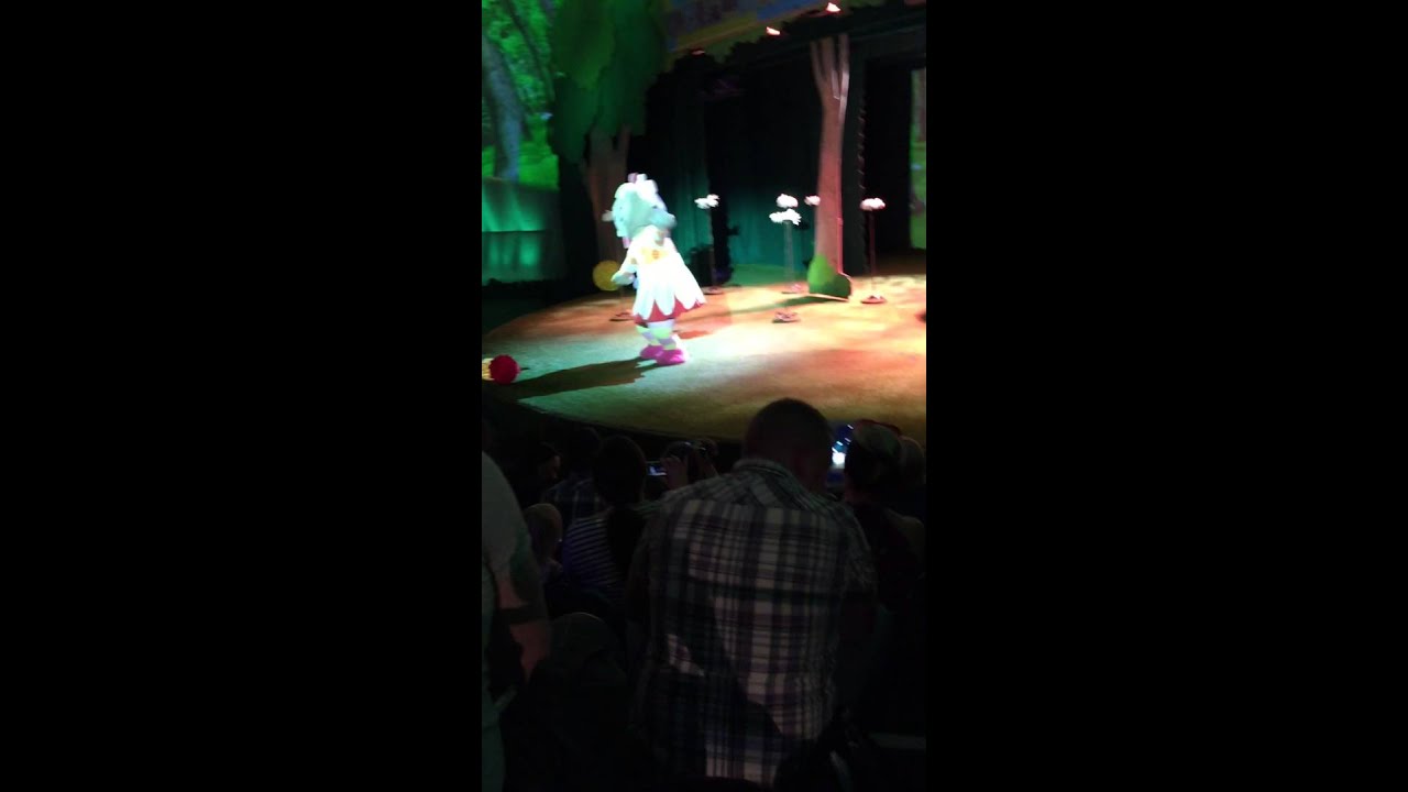 In the night garden (live) Upsy Daisy song CBeebies 2015 - YouTube