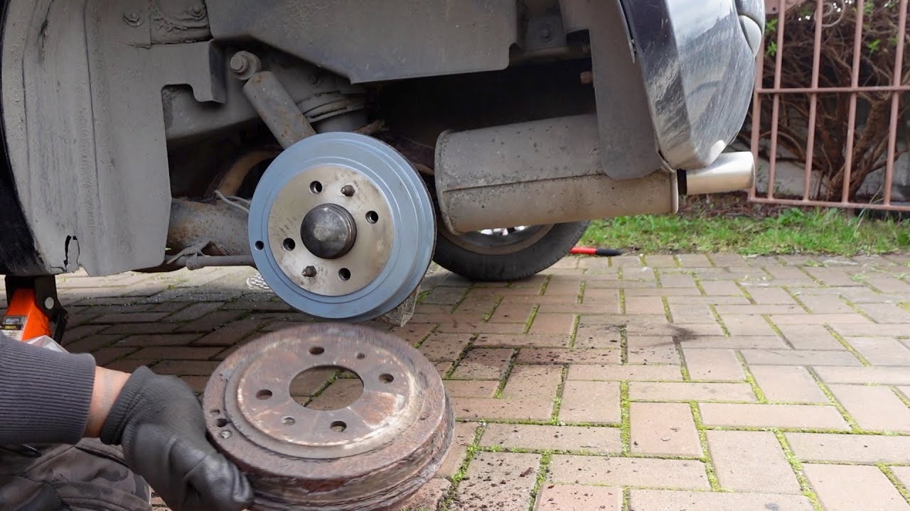 fiat 500 drum brake housing replacement-basic tools - YouTube