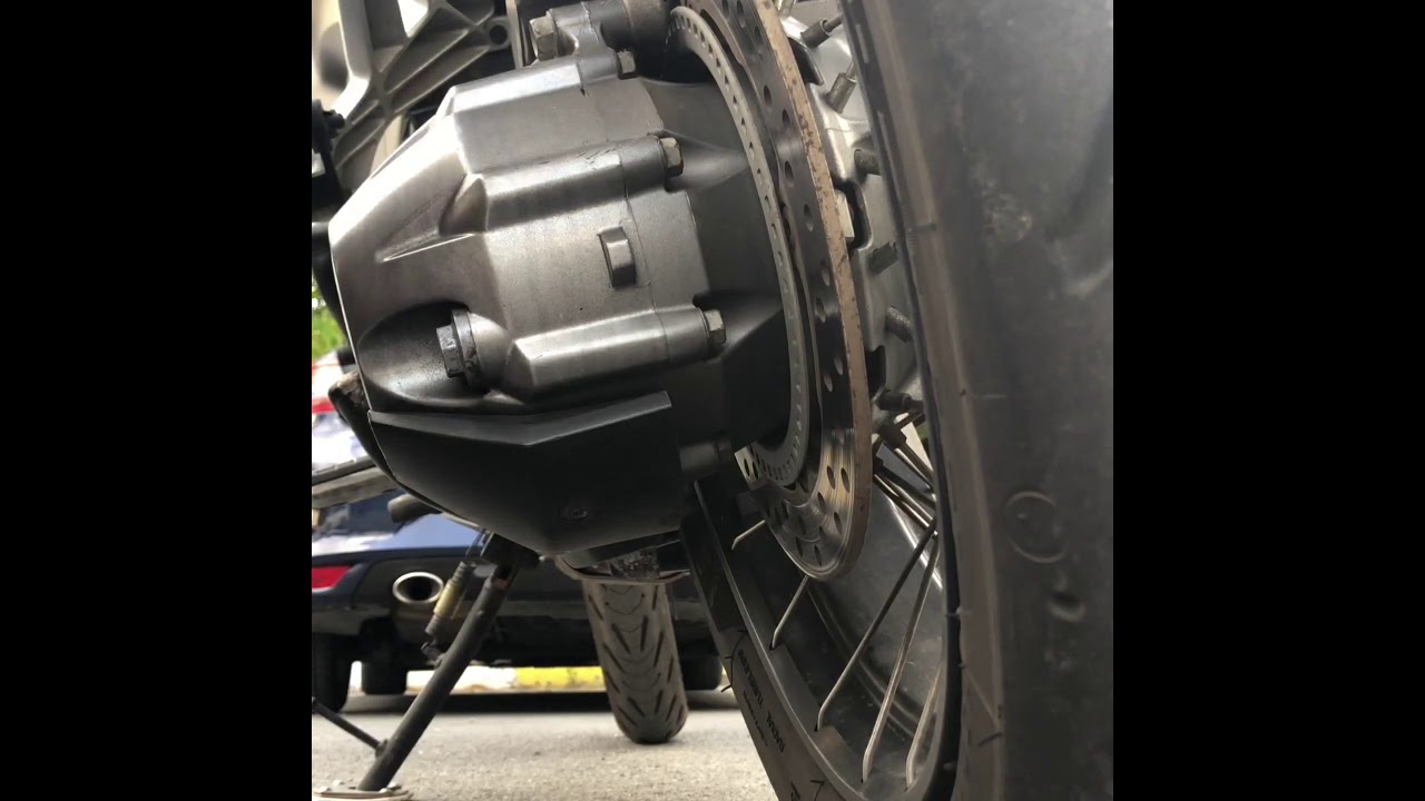 Honda Vfr1200x Crostourer arka fren balatası değişimi, brake pad ...