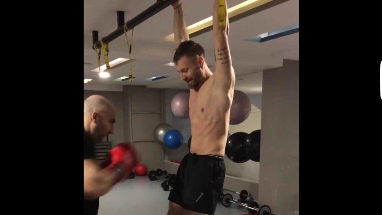 Gut punching X.O - YouTube