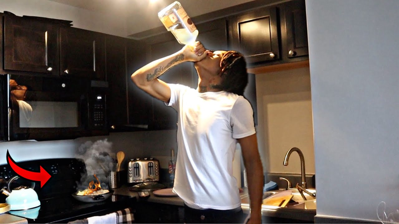 I GOT DRUNK FOR THE FIRST TIME WHILE COOKING FOOD…*bad idea* - YouTube
